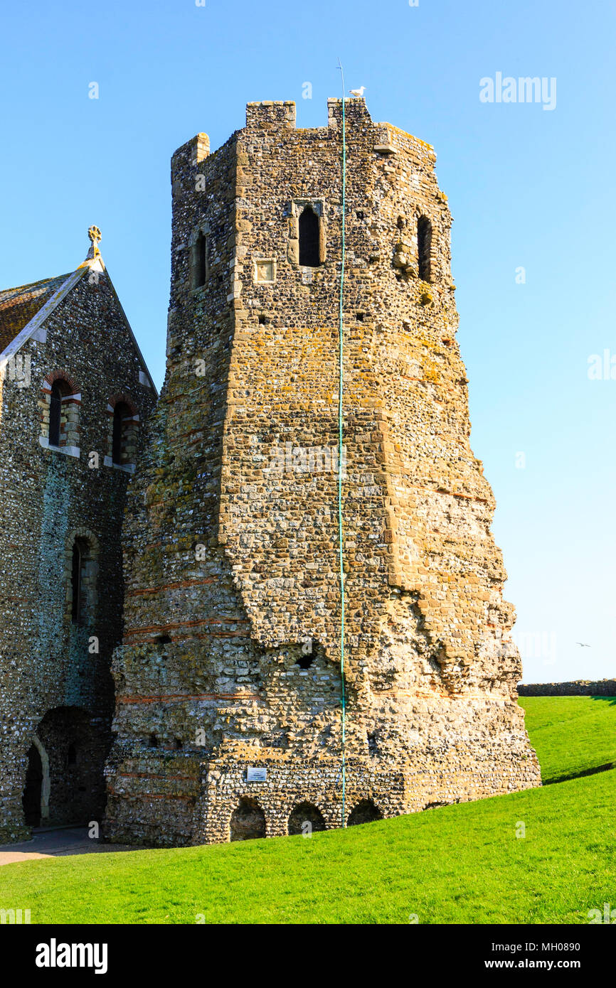 Roman lighthouse at dover castle. hi-res stock photography and images ...
