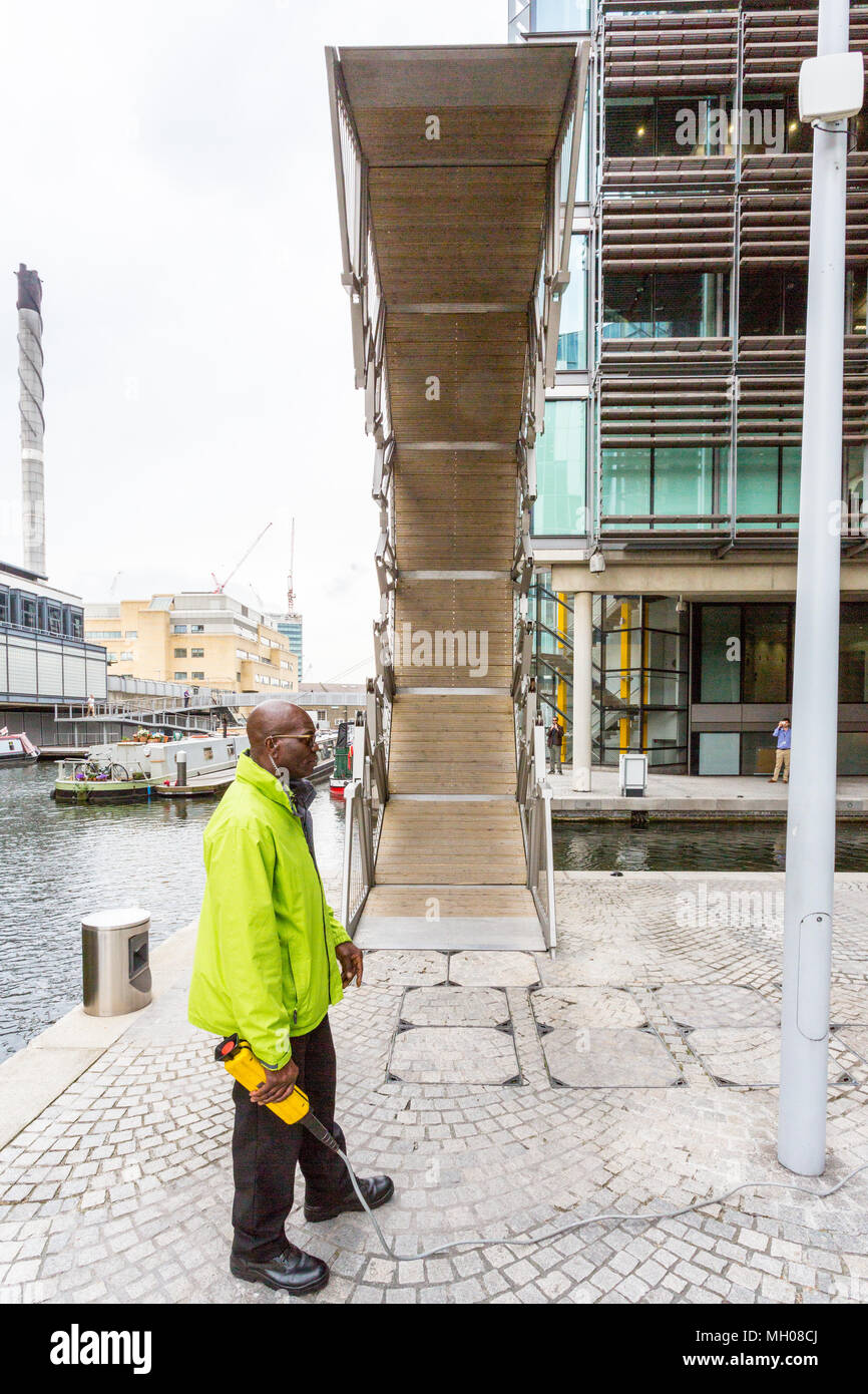 Rolling bridge london hi-res stock photography and images - Alamy
