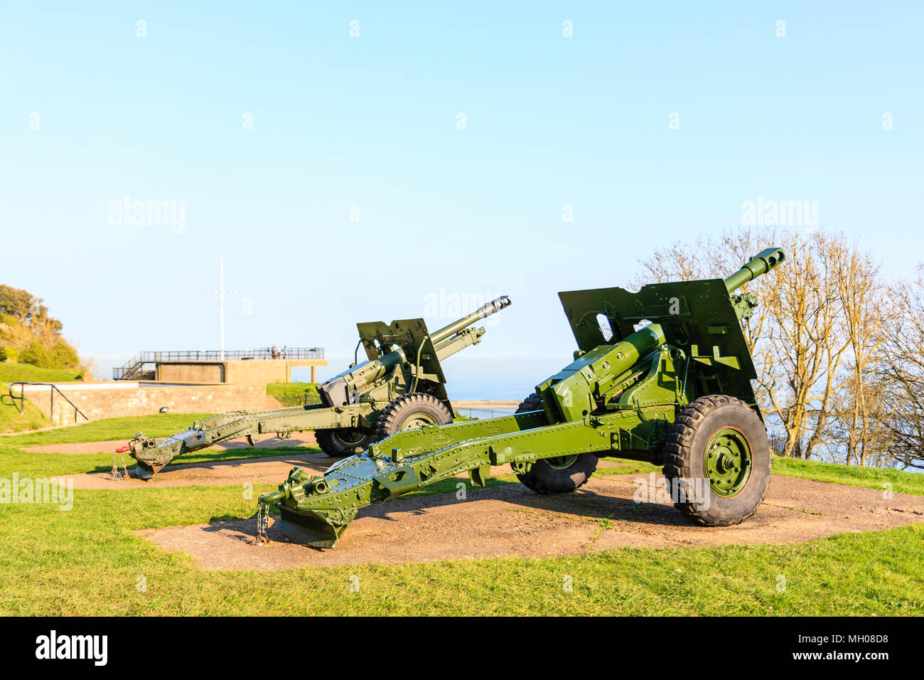 England, Dover castle. World War two 25 pounder guns with the Admiralty ...