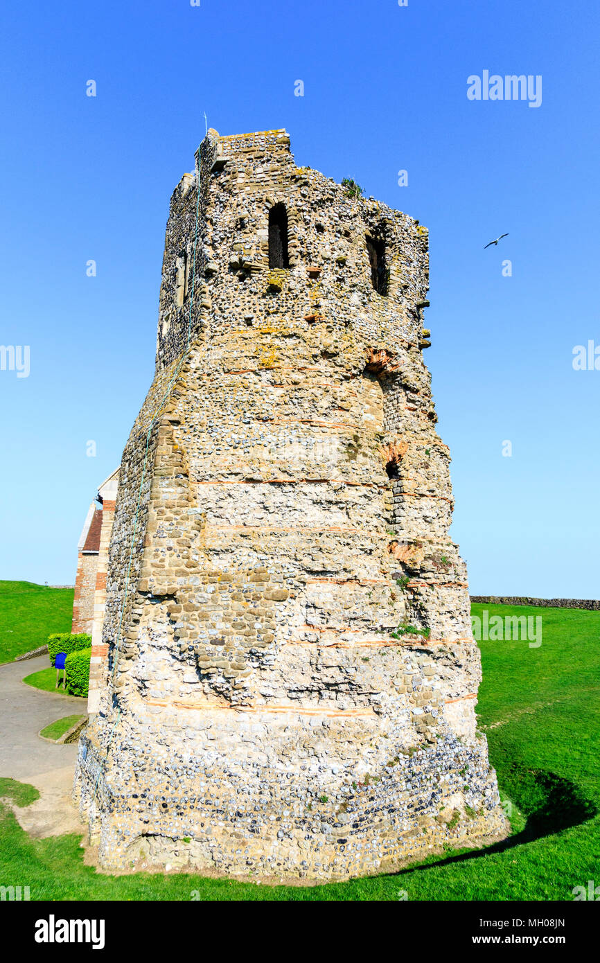 Roman lighthouse at dover castle. hi-res stock photography and images ...