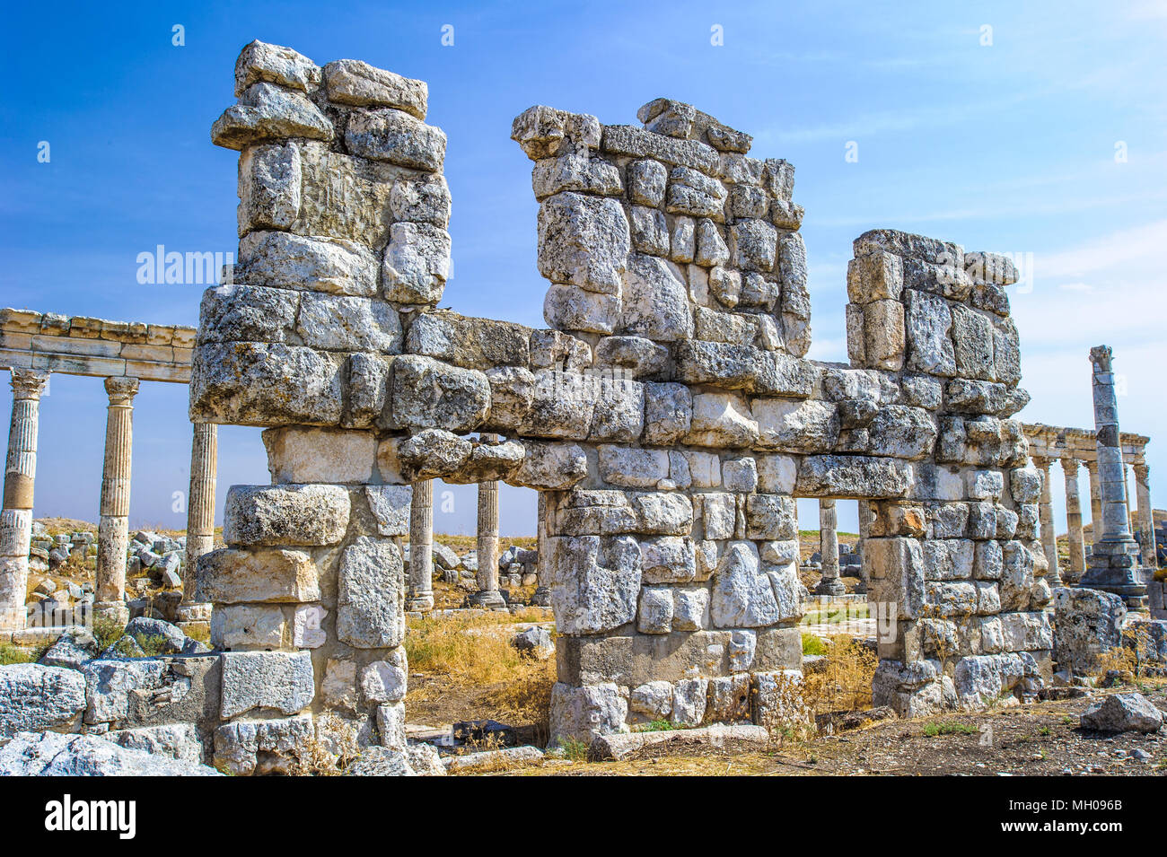 Stones of the ruins of Apamea, in Syria Stock Photo - Alamy