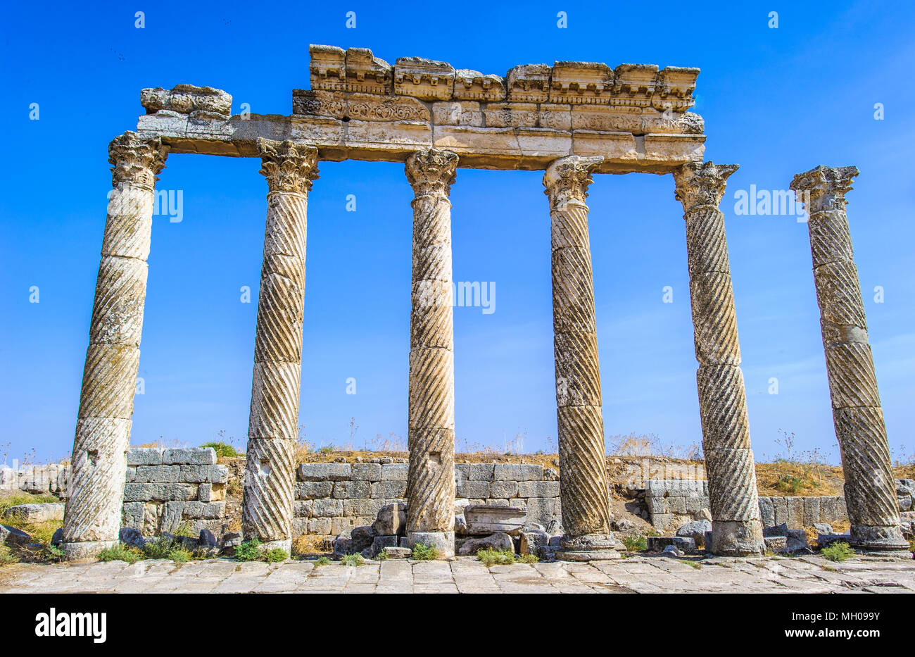 Columns of Apamea, Syria Stock Photo - Alamy