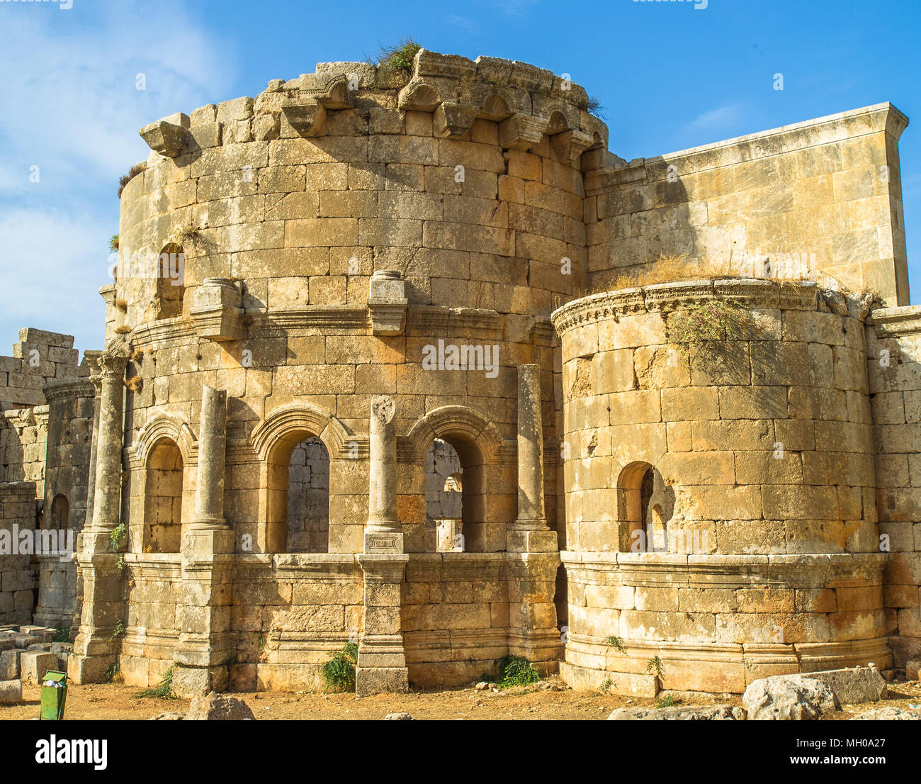 Ruins of the ancient castle in Syria Stock Photo - Alamy