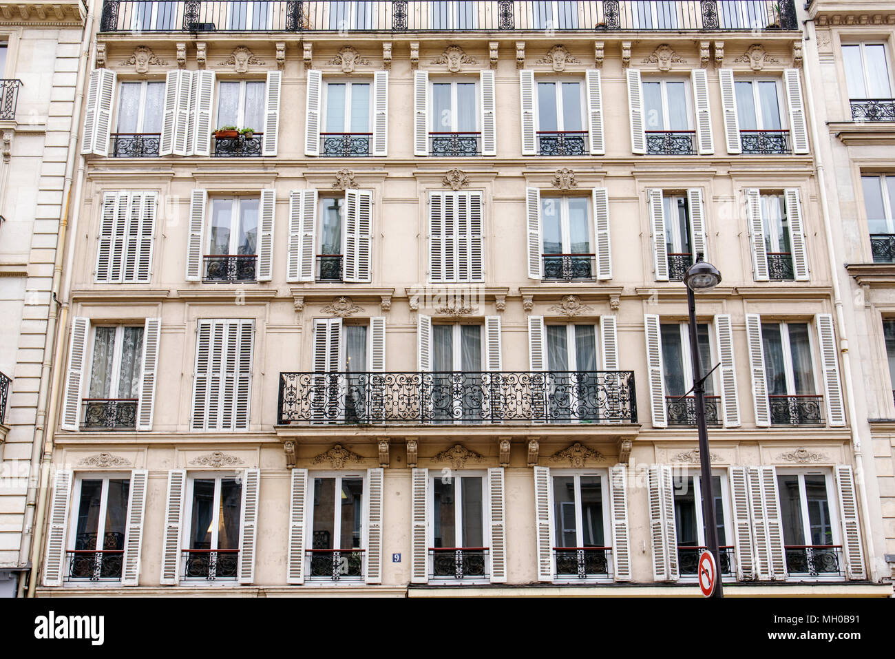 Modern house exterior french windows hi-res stock photography and ...