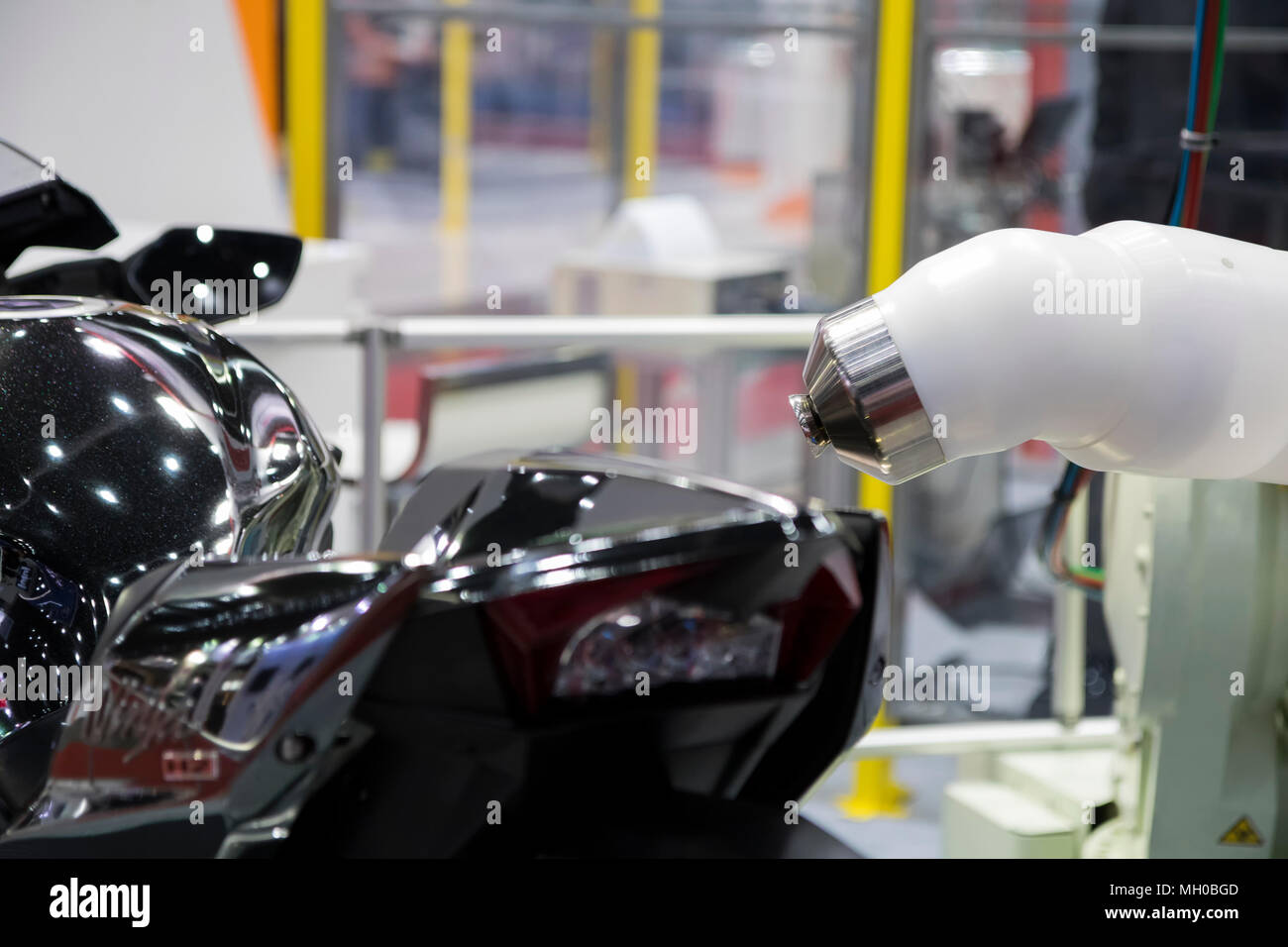 Car painting robot hi-res stock photography and images - Alamy