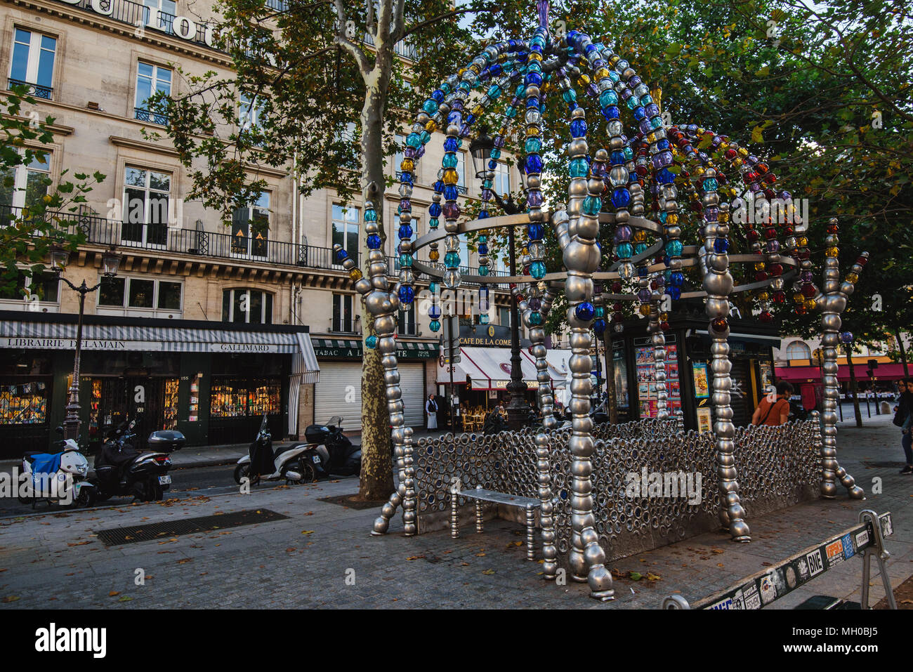 Paris metro station hi-res stock photography and images - Alamy