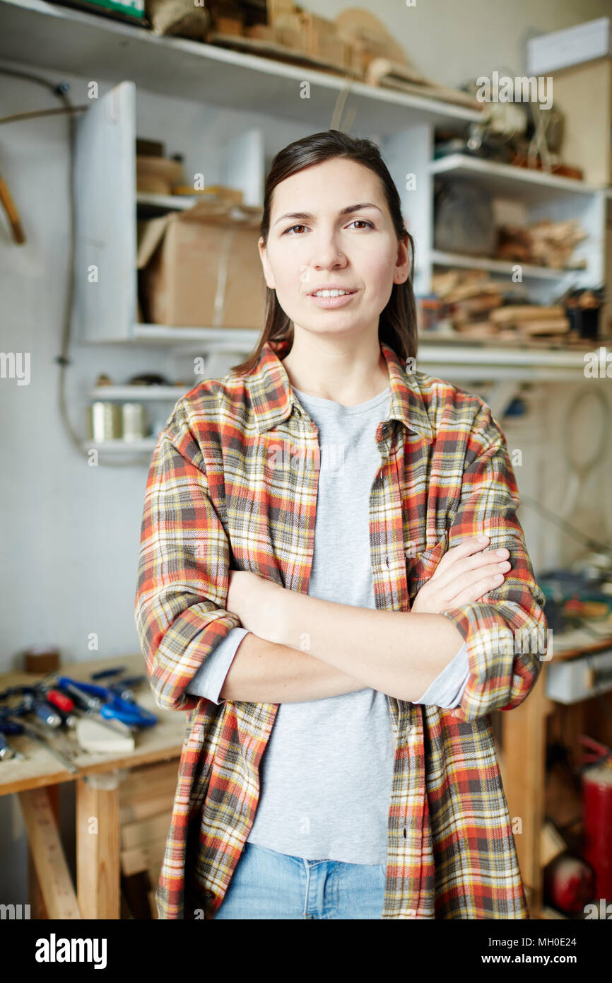Female craftsperson hi-res stock photography and images - Alamy