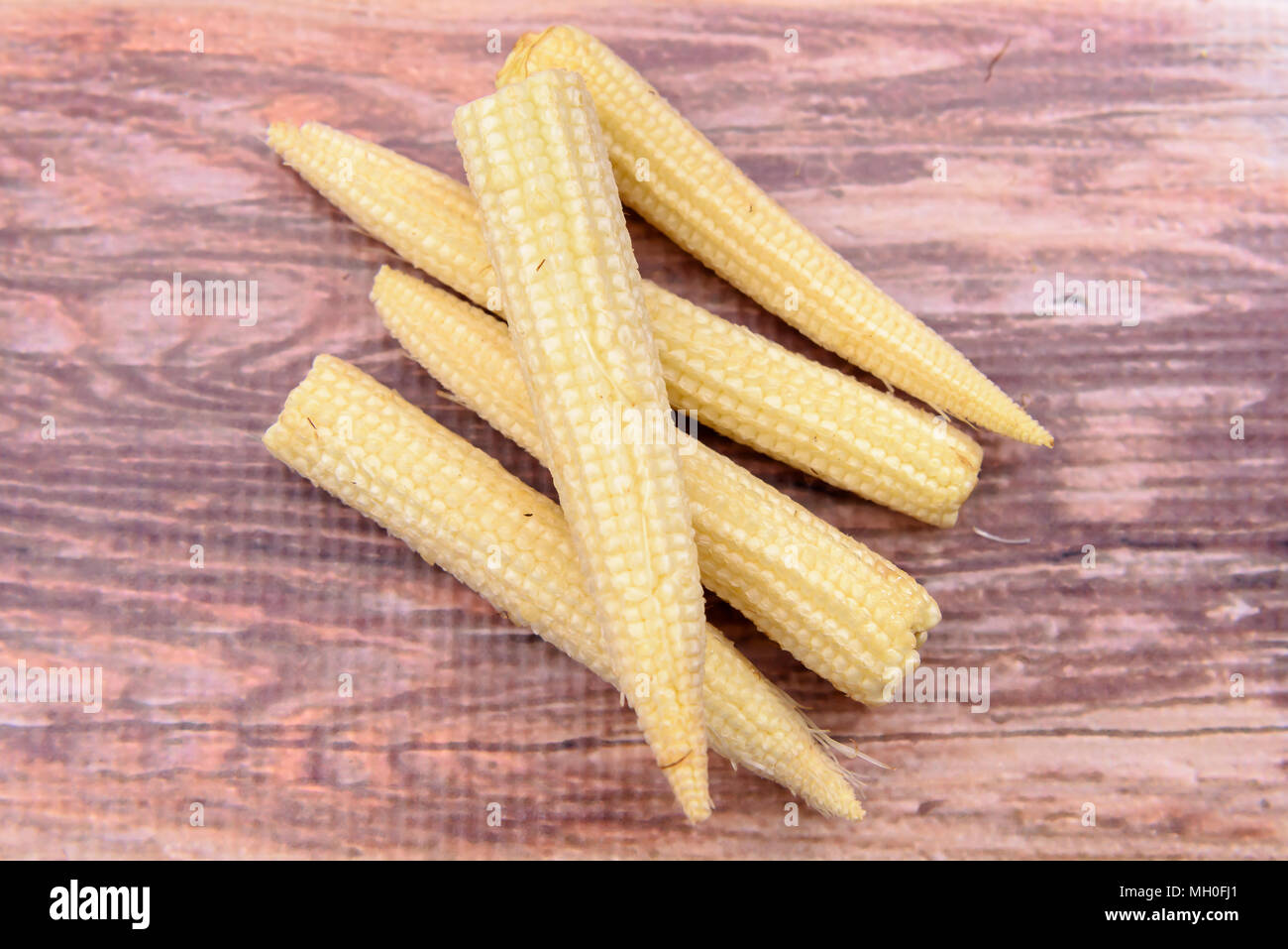 Baby sweetcorn hi-res stock photography and images - Alamy