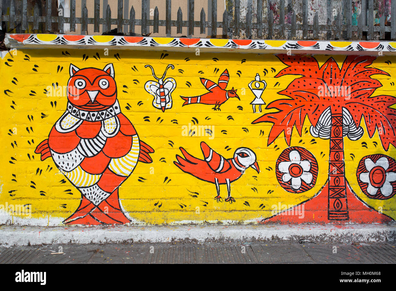 Dhaka University Fine Arts (FFA) student paints to their institute wall ...