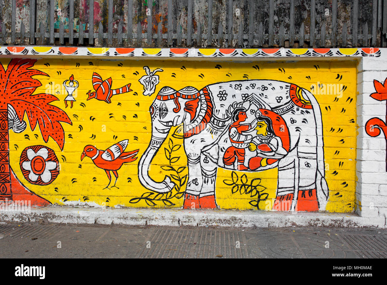 Dhaka University Fine Arts (FFA) student paints to their institute wall ...