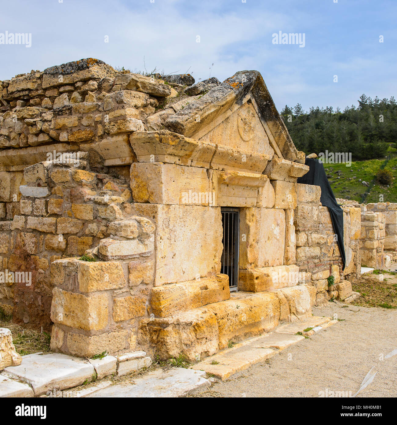 Ancient temple ruins in Hierapolis, Pamukkale, Turkey. UNESCO World ...