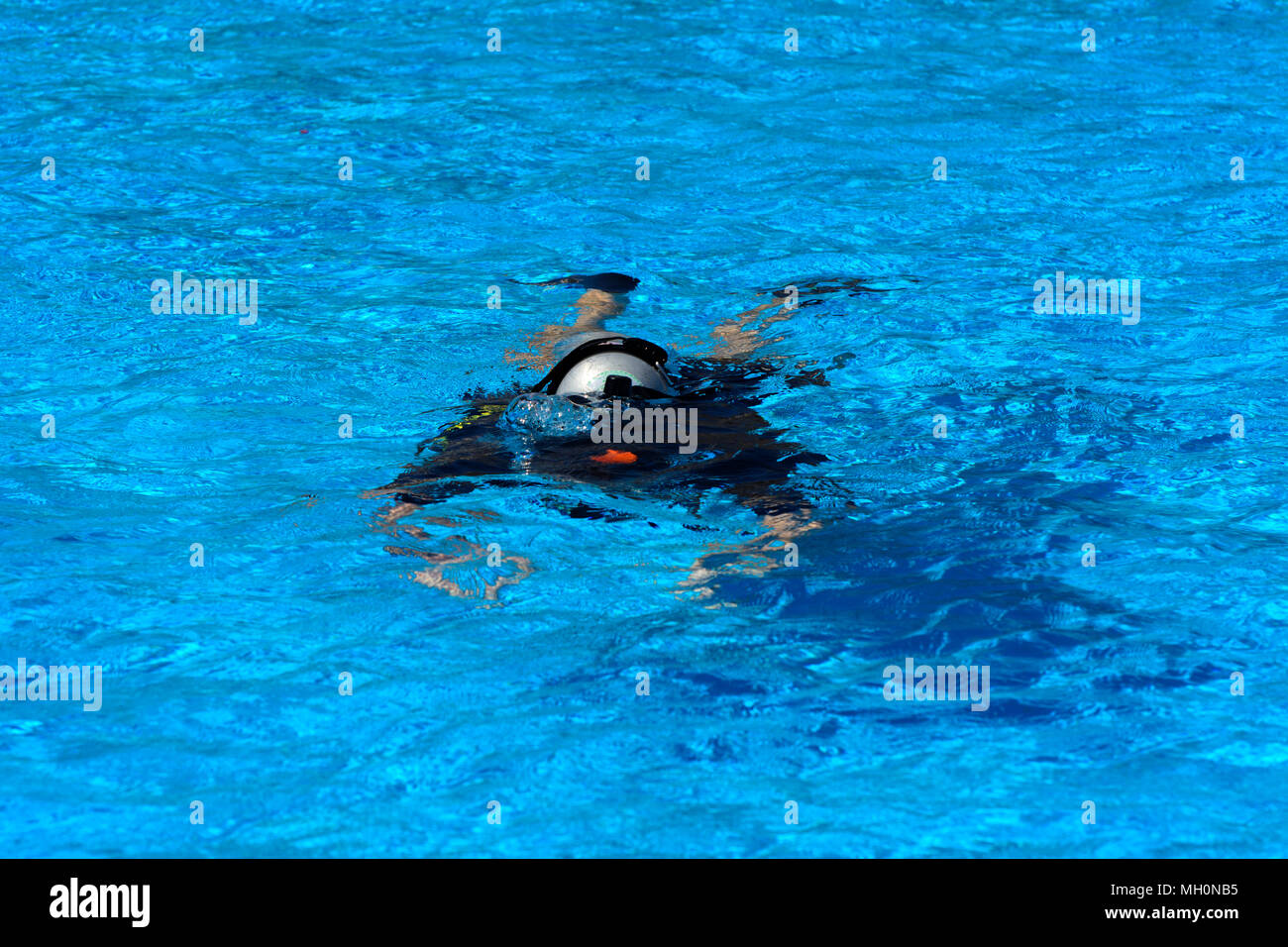 Swim lessons with instructor hi-res stock photography and images - Alamy