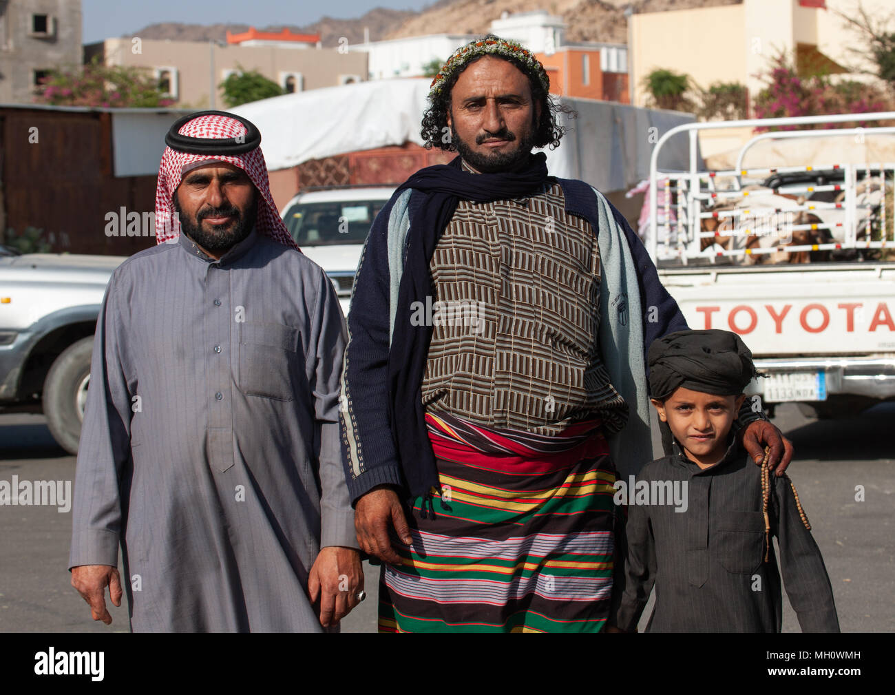 Portrait of asiri flower men, Asir province, Al Farsha, Saudi Arabia ...