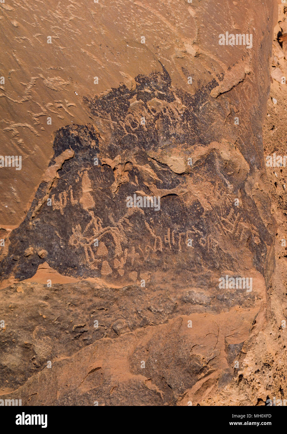 Petroglyphs in qadeer sand stone castle, Al-Jawf Province, Al-Qadeer ...