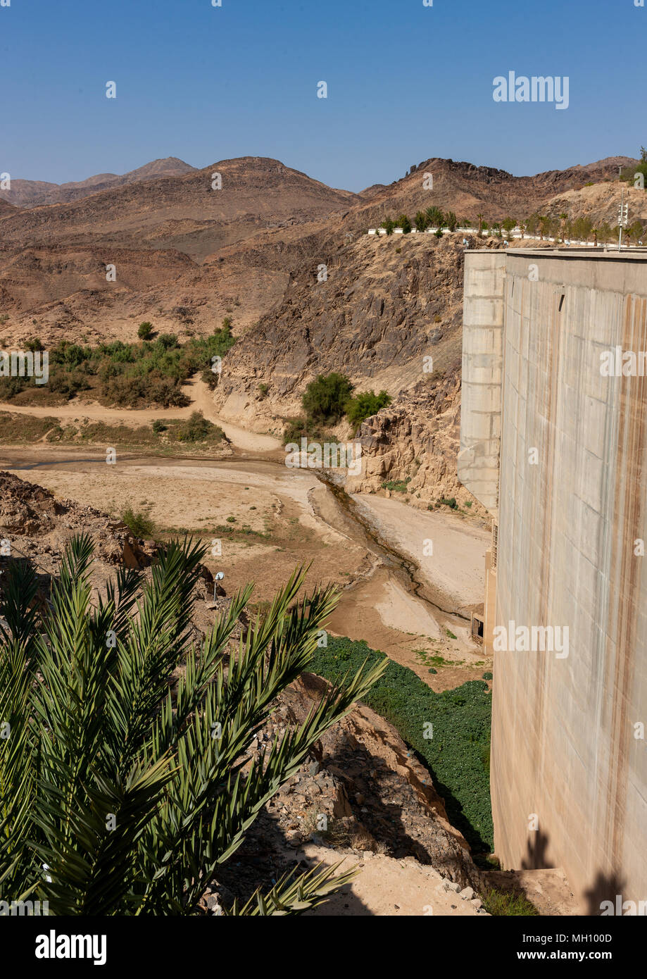 Saudi arabia irrigation hi-res stock photography and images - Alamy
