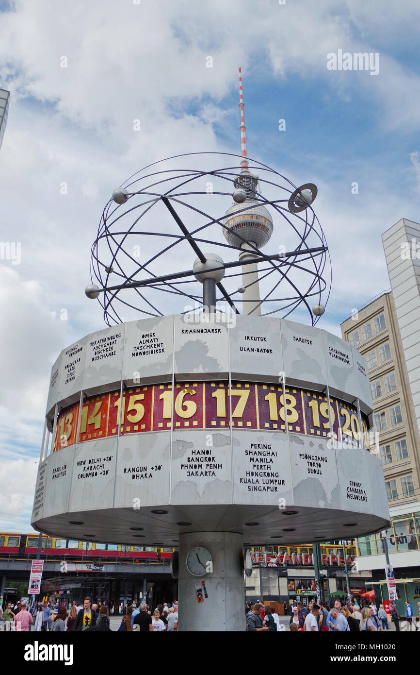 Weltuhr alexanderplatz hi-res stock photography and images - Alamy