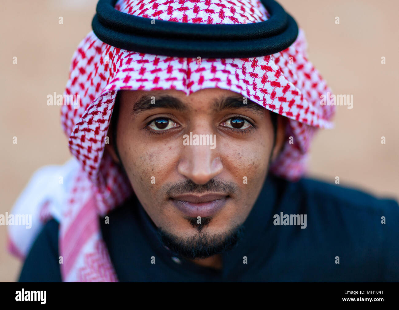 Portrait of a saudi man wearing a kaffiyeh, Al-Jawf Province, Sakaka ...