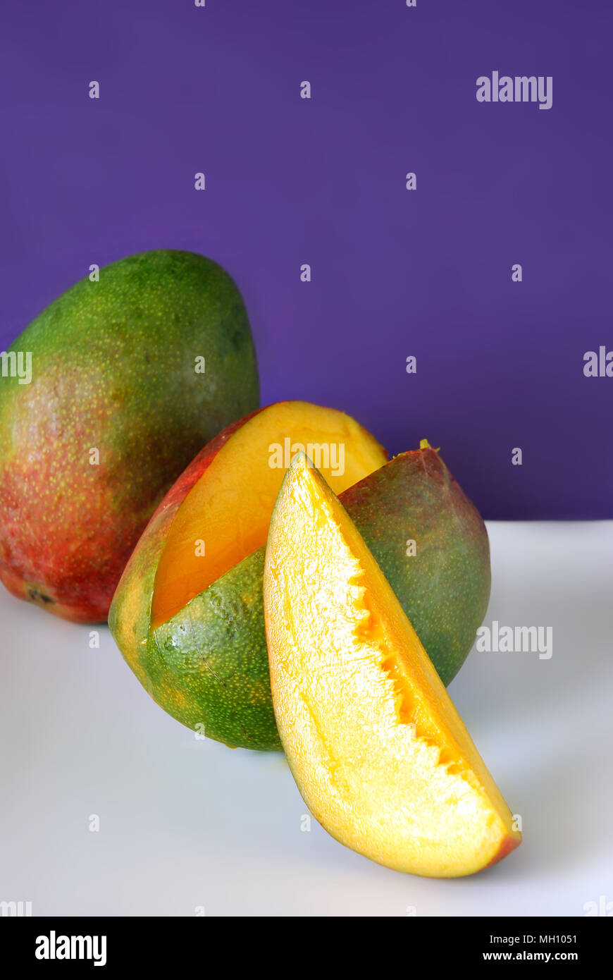 Mango cut open hi-res stock photography and images - Alamy