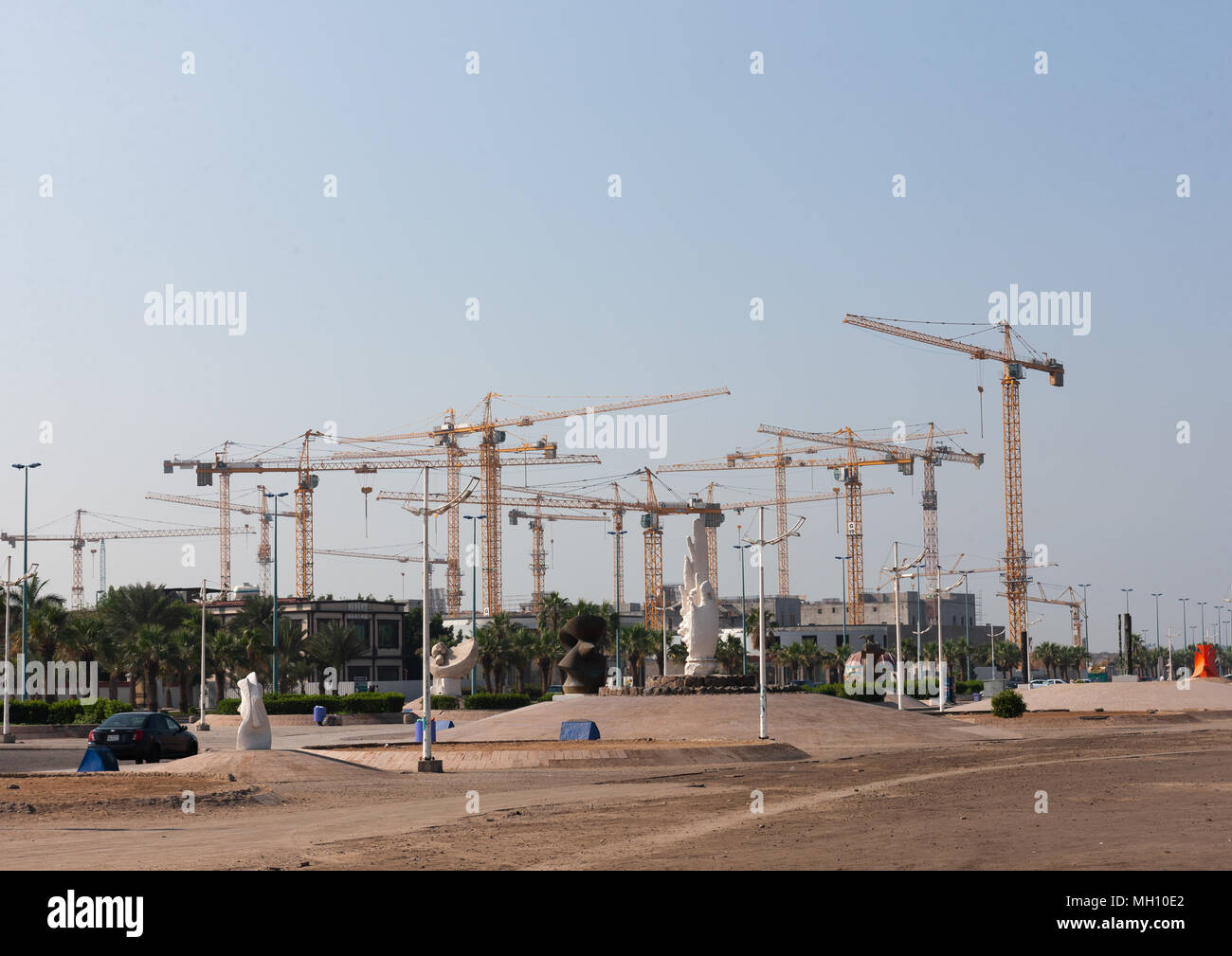 Cranes in the city center, Hijaz Tihamah region, Jeddah, Saudi Arabia ...