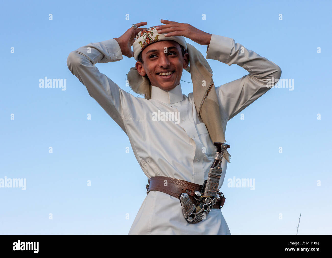 Traditional Men's Clothing In Saudi Arabia at Roman Mcmillion blog