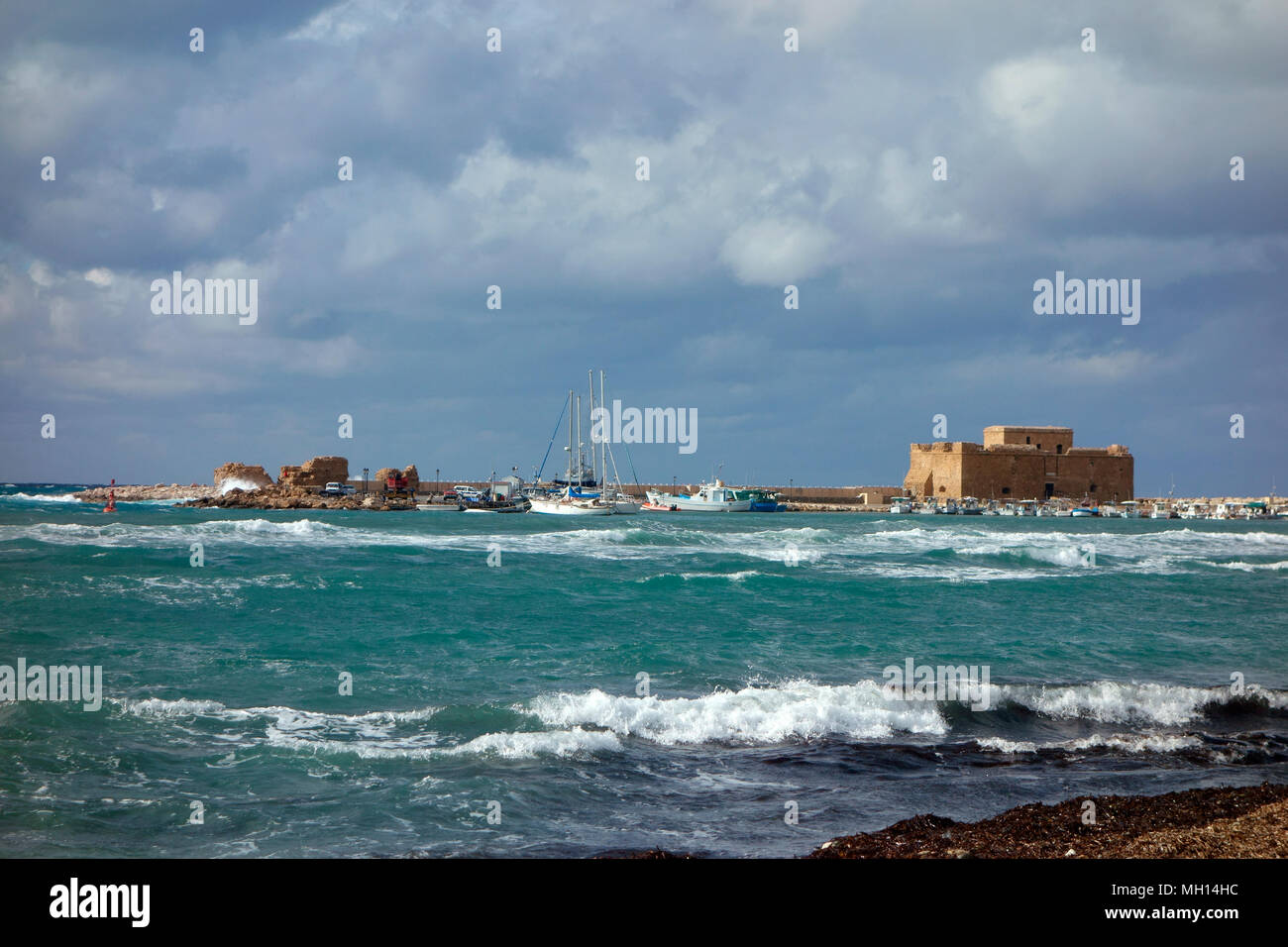 Paphos castle hi-res stock photography and images - Alamy