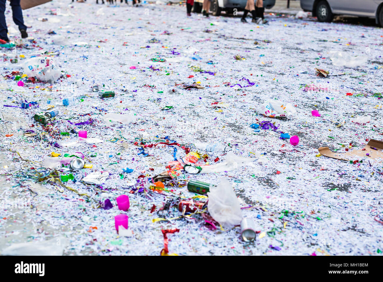 Garbage after parade hi-res stock photography and images - Alamy