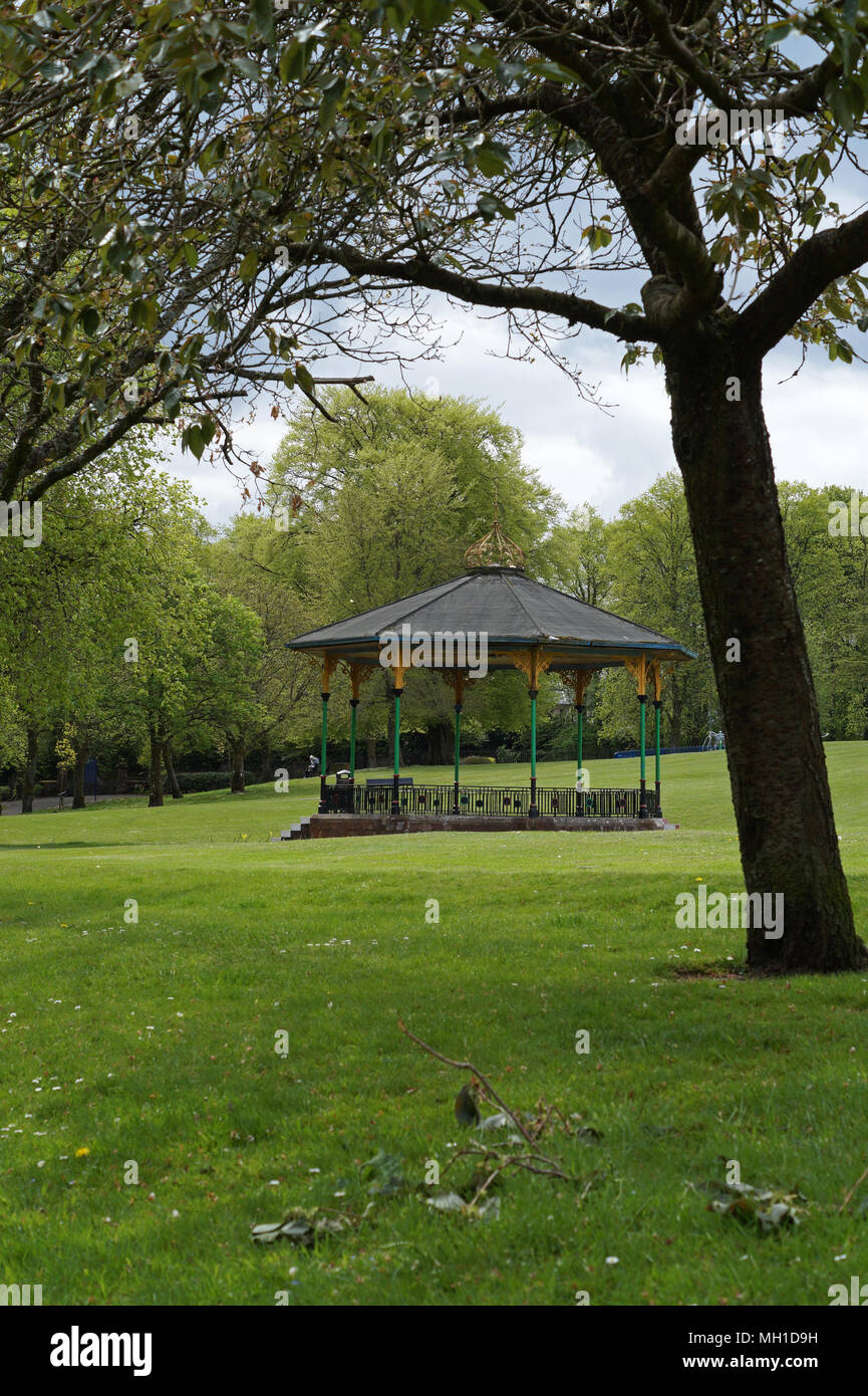 Strathaven park with trees in full bloom hi-res stock photography and ...