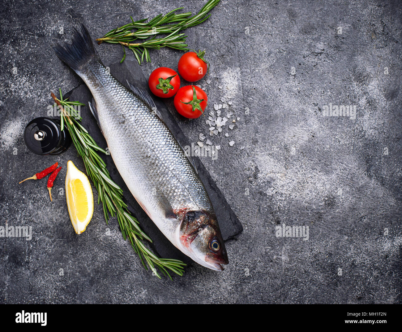 Fish seabass hi-res stock photography and images - Alamy
