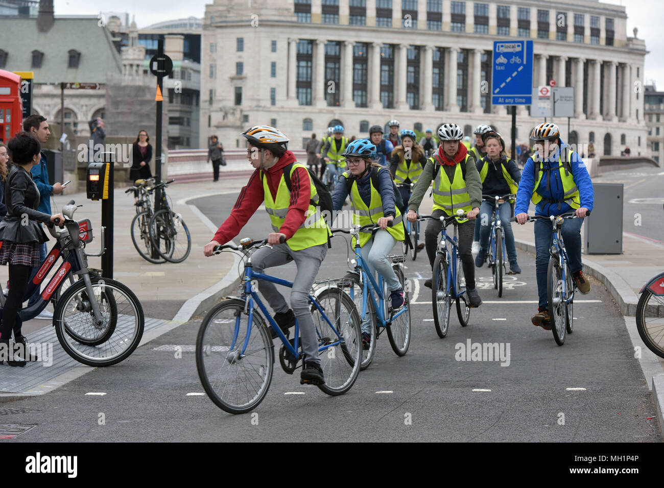 London bike hi-res stock photography and images - Alamy