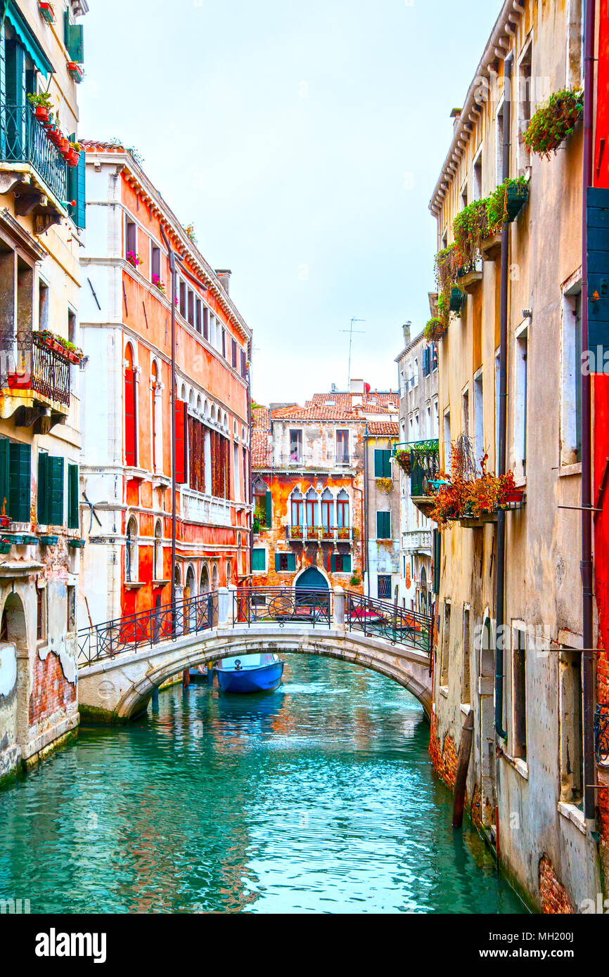 Narrow canal with small bridge in Venice, Italy Stock Photo - Alamy