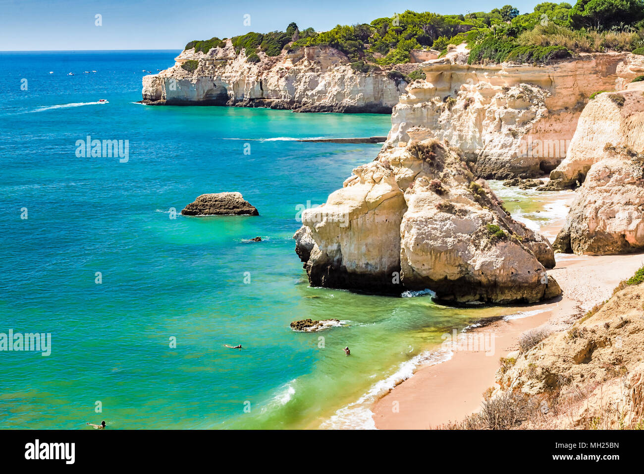 Praia do vale do olival hi-res stock photography and images - Alamy