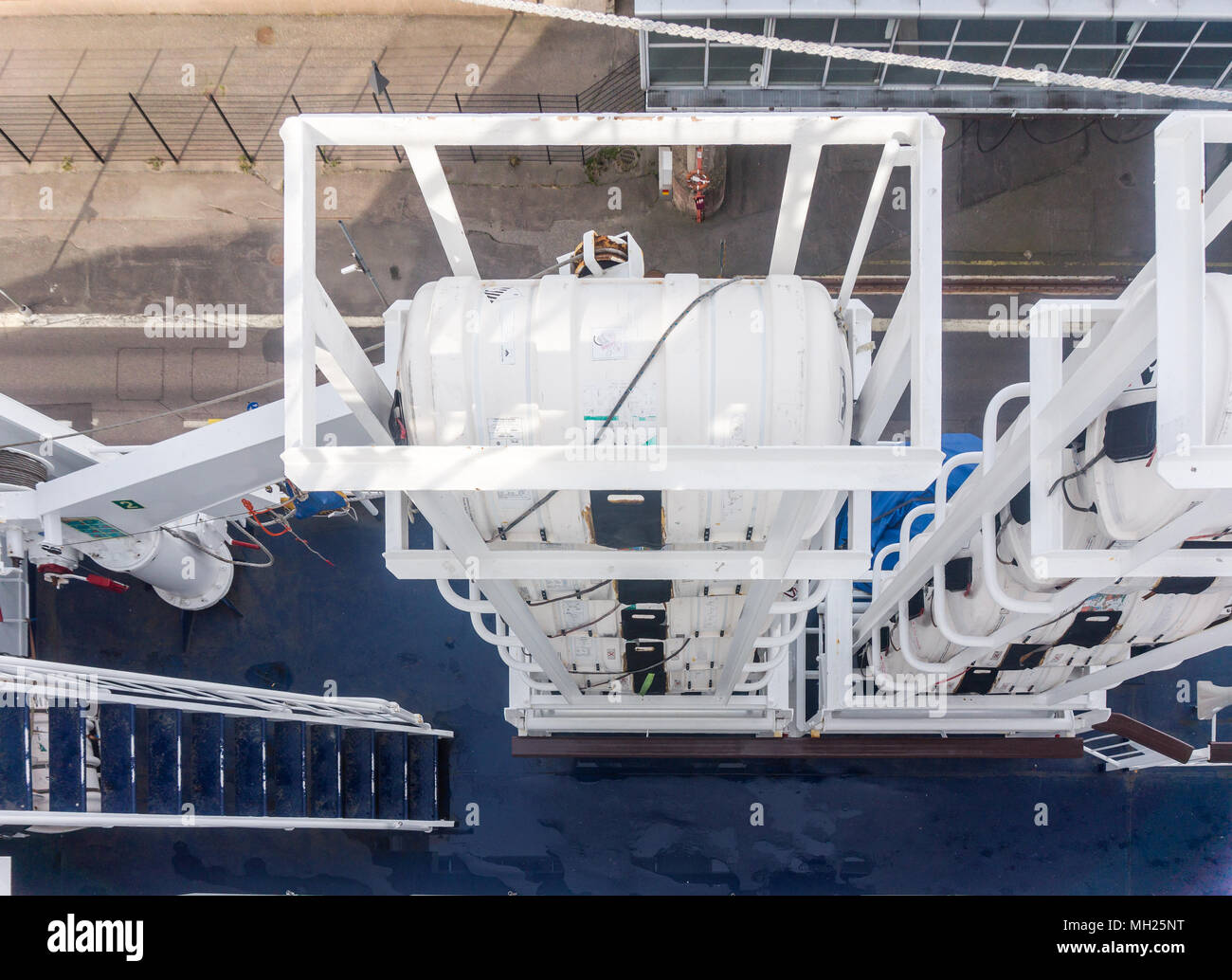 Inflatable Life Raft Stock Photos & Inflatable Life Raft Stock Images ...