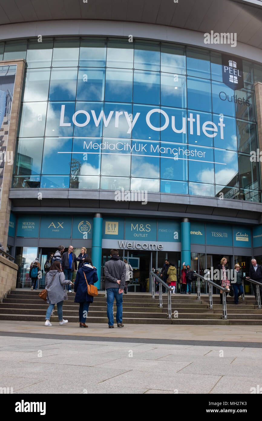 Media outlet hi-res stock photography and images - Alamy