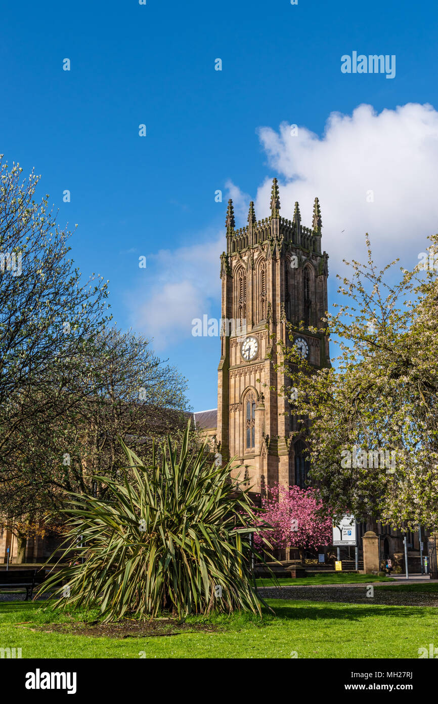 Leeds clock tower hi-res stock photography and images - Alamy