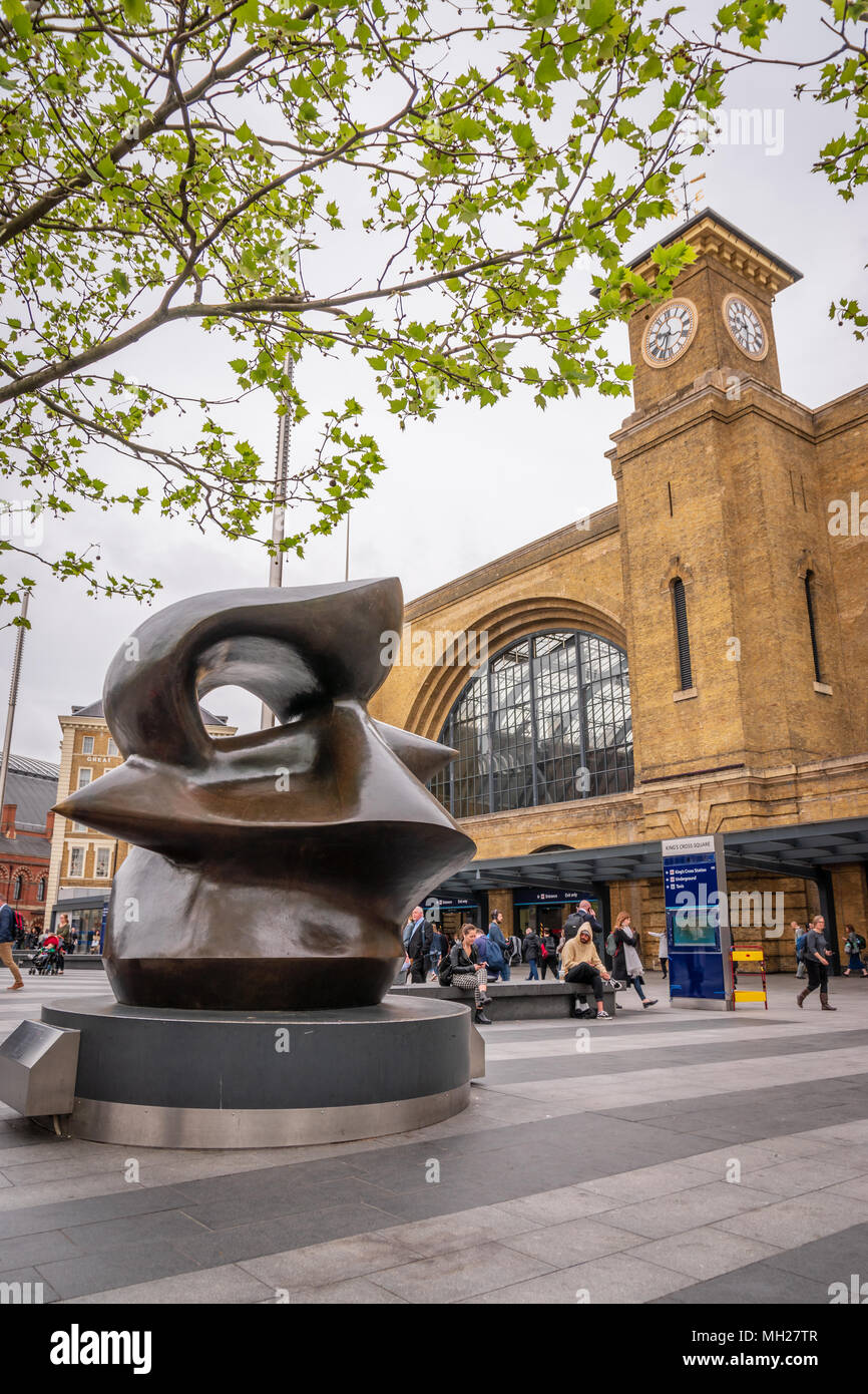 The Henry Moore statue "Large Spindle Piece" on display outside Kings ...