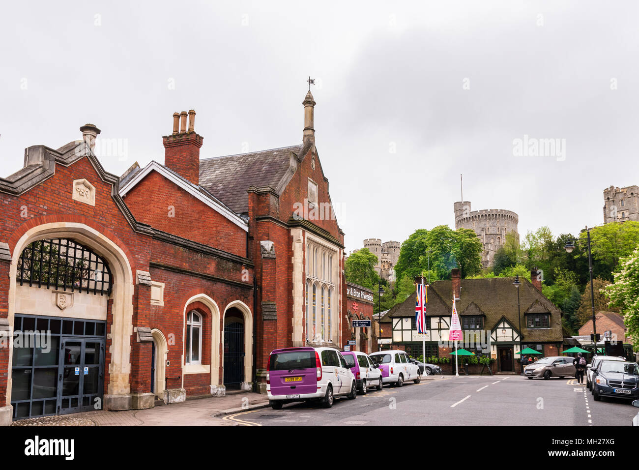 Windsor Castle as seen from Windsor & Eton Riverside Station Stock ...