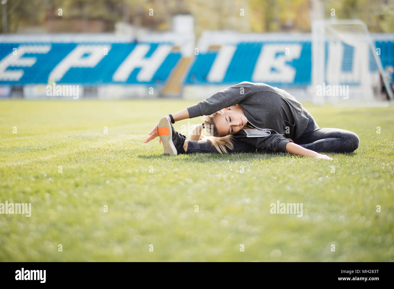 Stretching in japanese park hi-res stock photography and images - Alamy