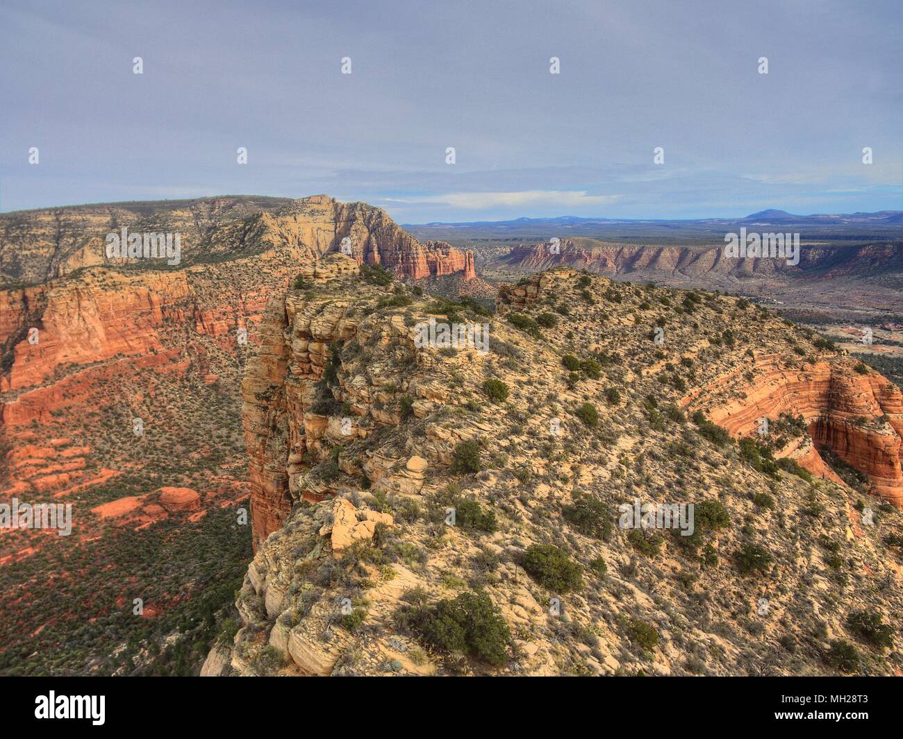 Sedona, Arizona has beautiful orange rocks and pillars in the desert ...