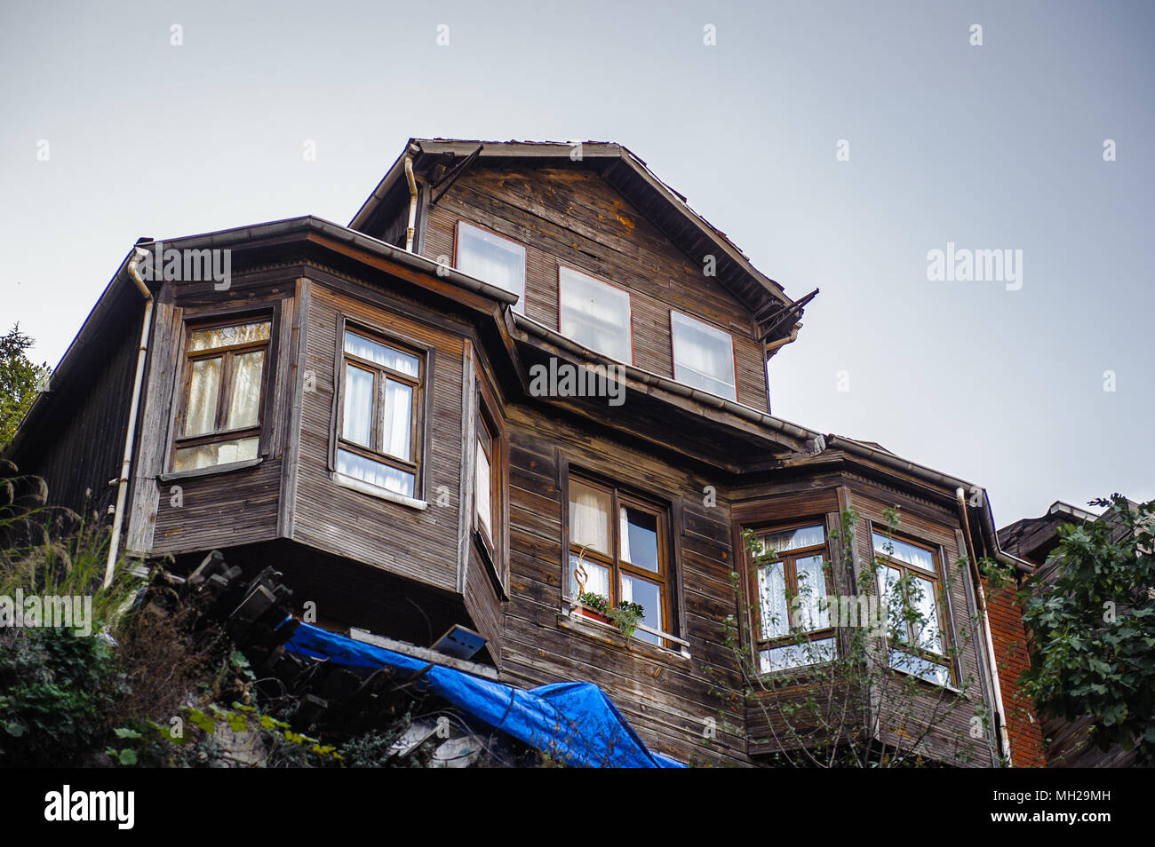 Architecture of a poor area of Istanbul, Turkey Stock Photo - Alamy