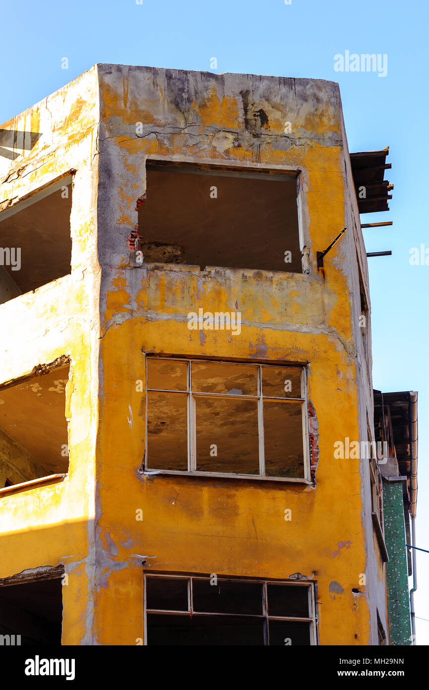 Old house in a poor area of Turkey Stock Photo - Alamy