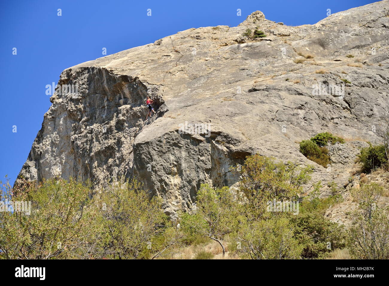 Ascent climbers on rope hi-res stock photography and images - Alamy