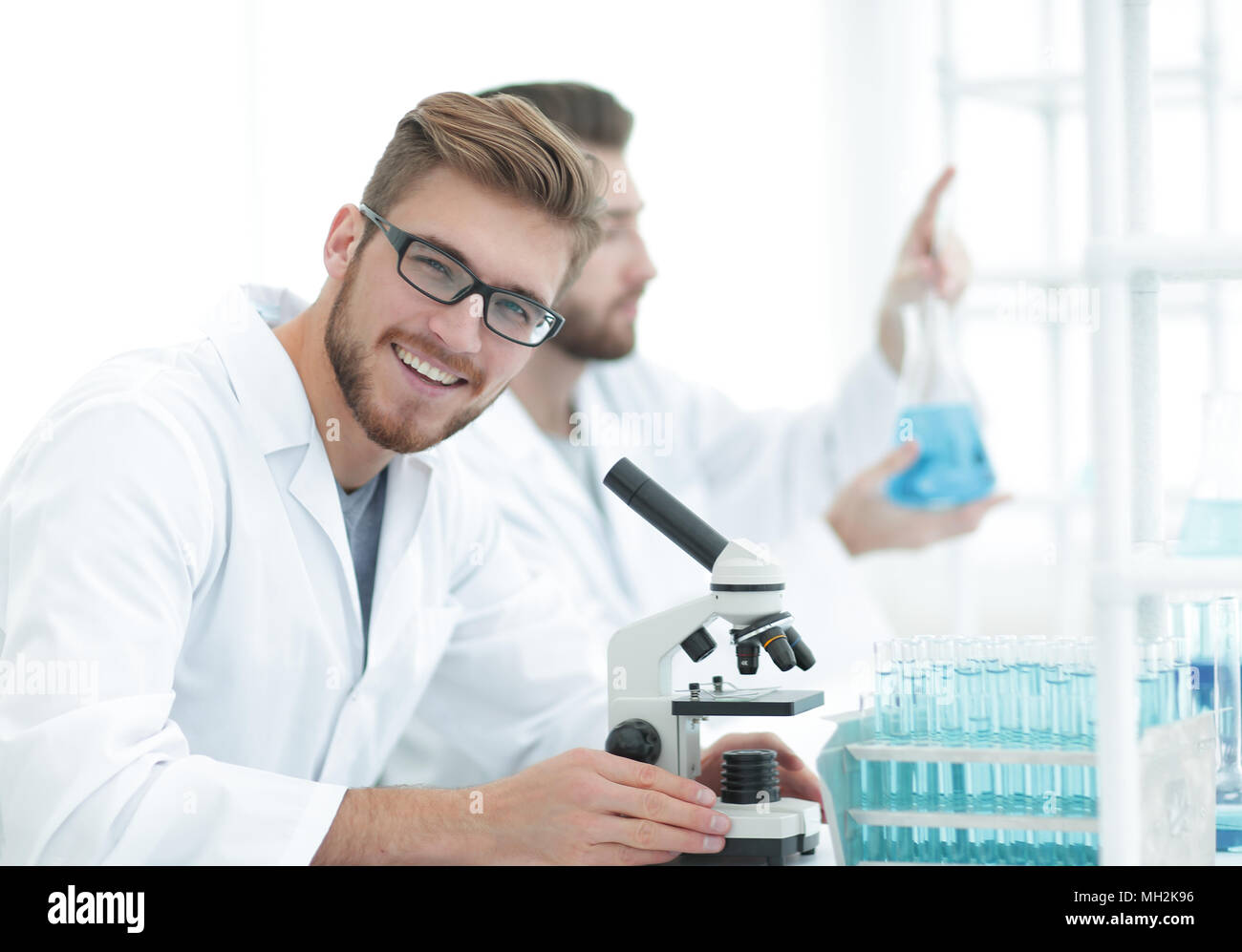closeup. a biologist working in the laboratory Stock Photo - Alamy