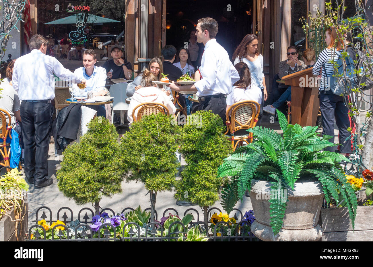 An alfresco Sunday brunch at a Dumbo restaurant in Brooklyn, New York ...