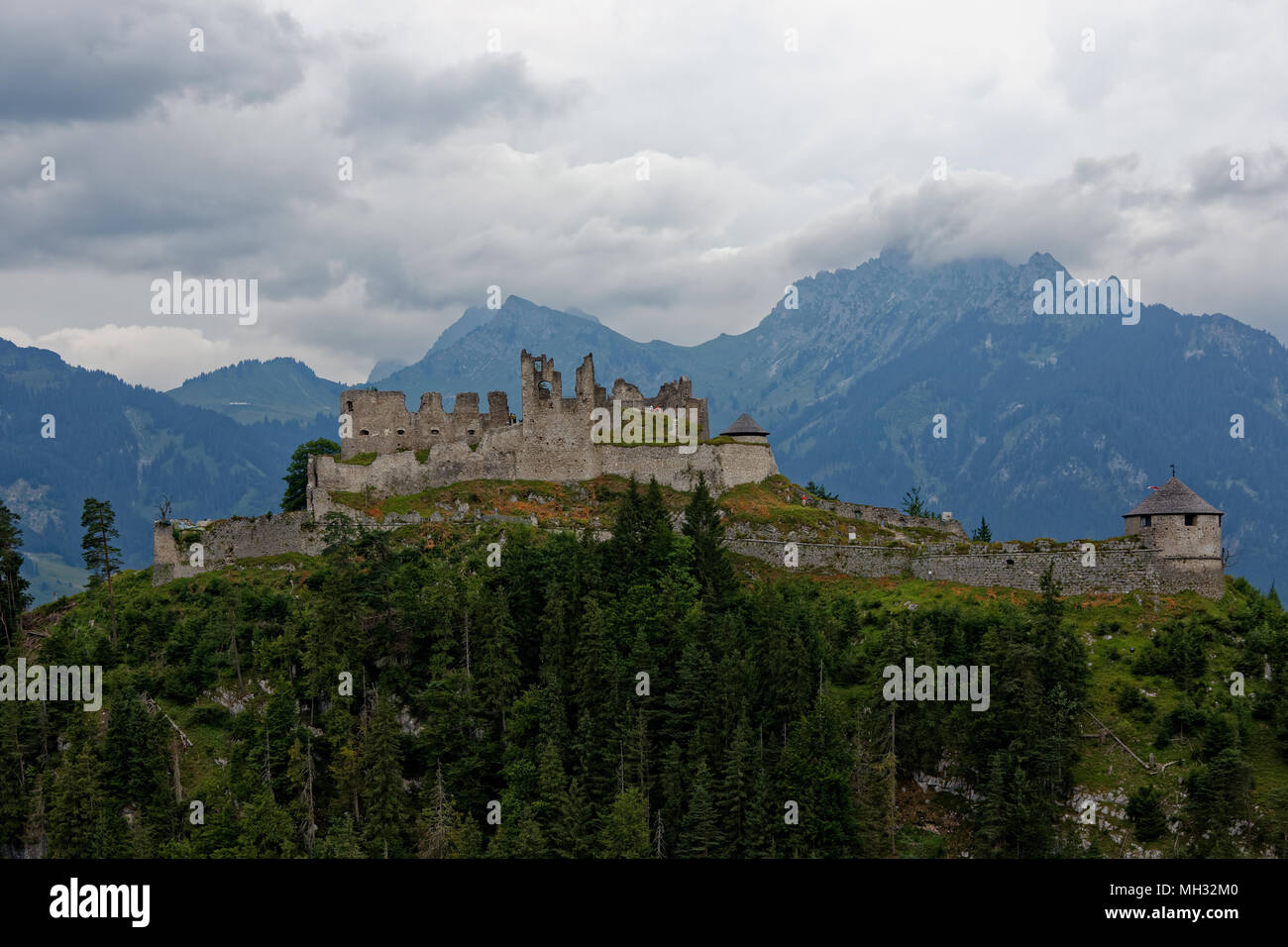 Ehrenberg Castle - Austria. Burg Ehrenberg - Österreich Stock Photo - Alamy