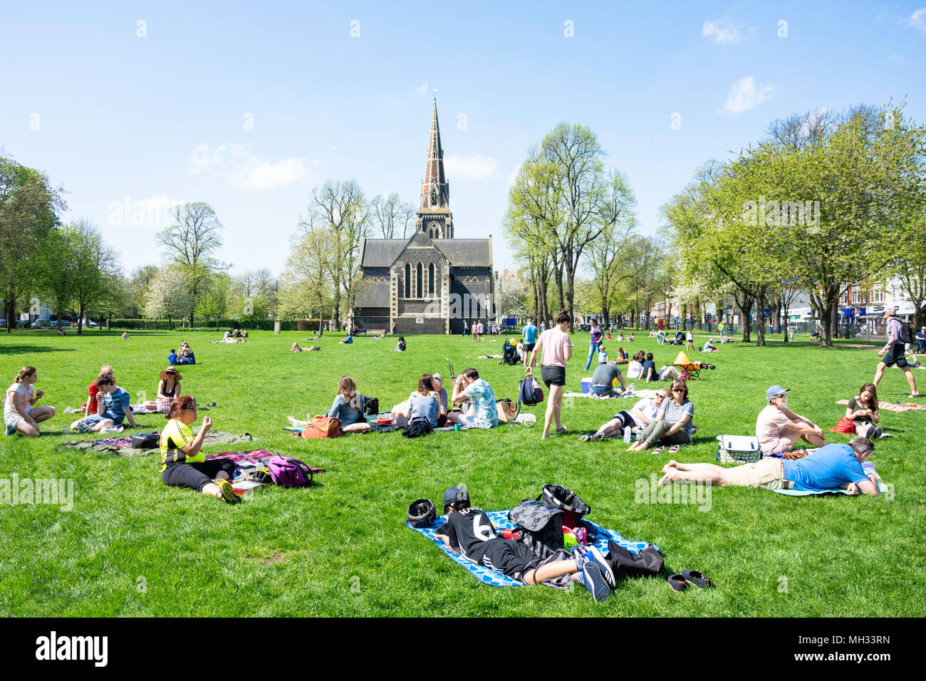 British sunbathers london hi-res stock photography and images - Alamy