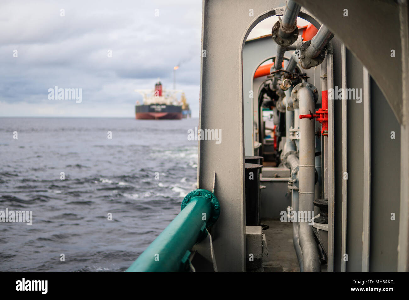 Oil tanker deck rig hi-res stock photography and images - Alamy