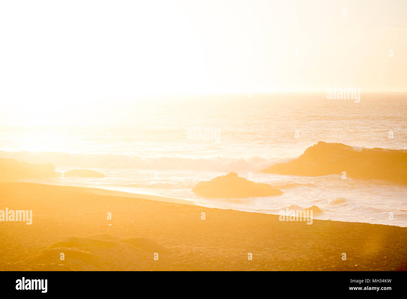 Sea ocean background. Sunset on ocean. Vocation concept Stock Photo - Alamy