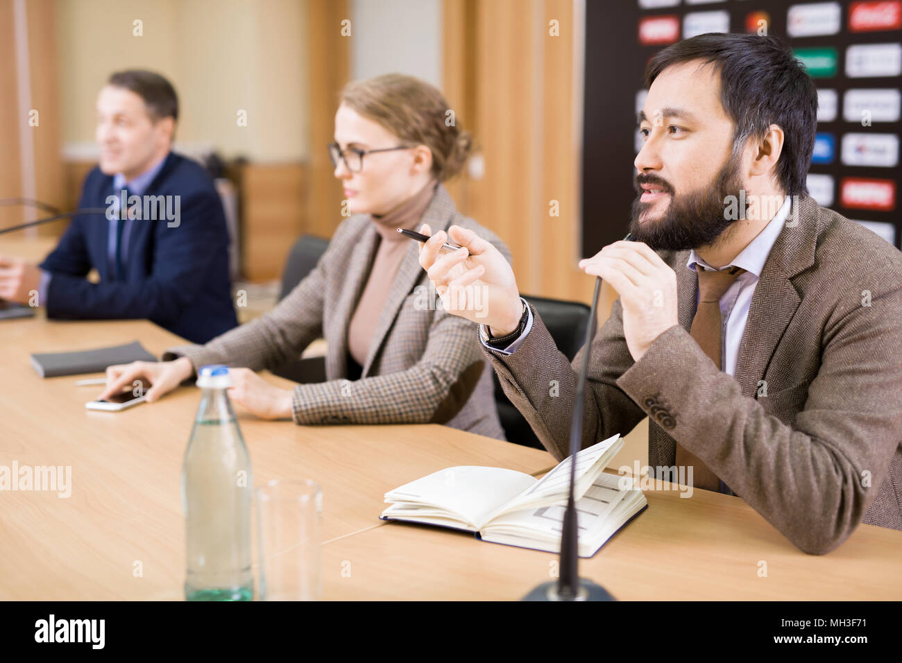 Conference hi-res stock photography and images - Alamy