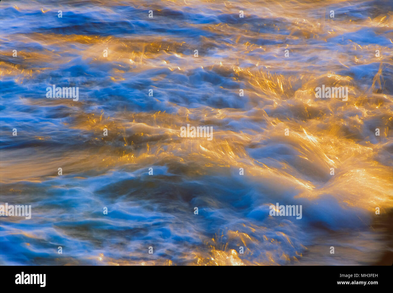 Highlights on moving water Stock Photo - Alamy