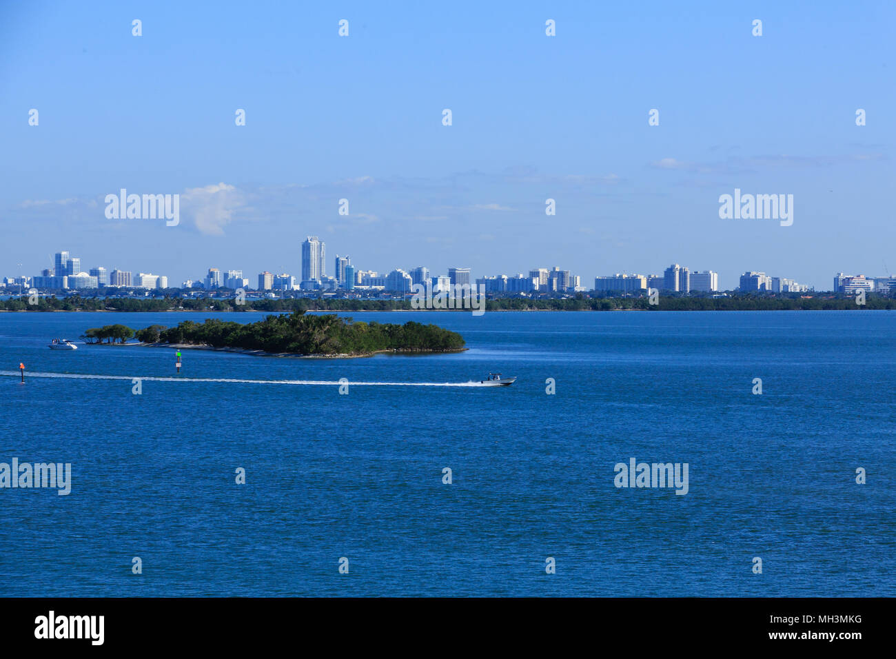 A Fast Boat Crossing Biscayne Bay in Miami Stock Photo - Alamy